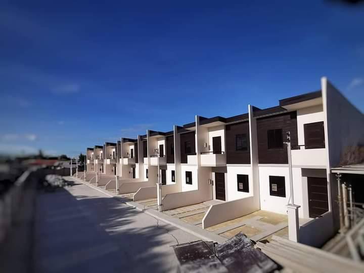 TOWNHOUSE FRONTING MMIS TALAMBAN CEBU CITY, IDEAL FOR RENTAL BUSINESS ...